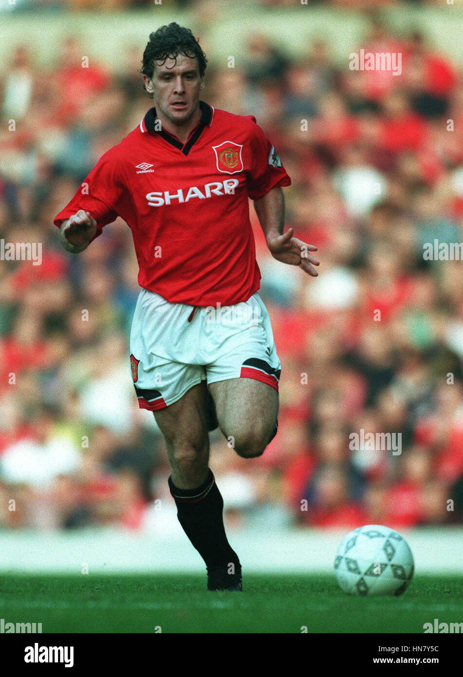 MARK HUGHES MANCHESTER UNITED FC 17 October 1994 Stock Photo - Alamy
