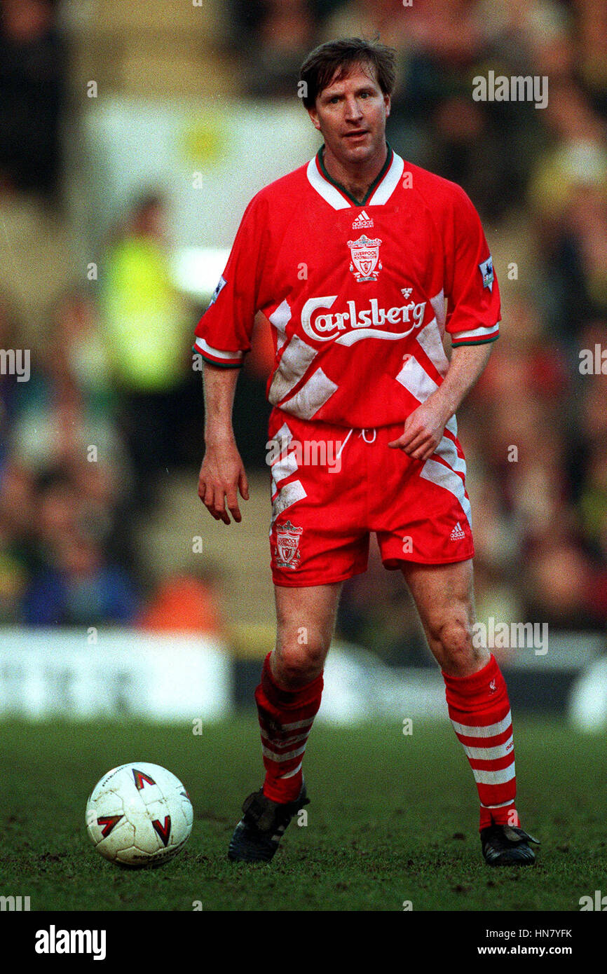 Ronnie whelan hi-res stock photography and images - Alamy