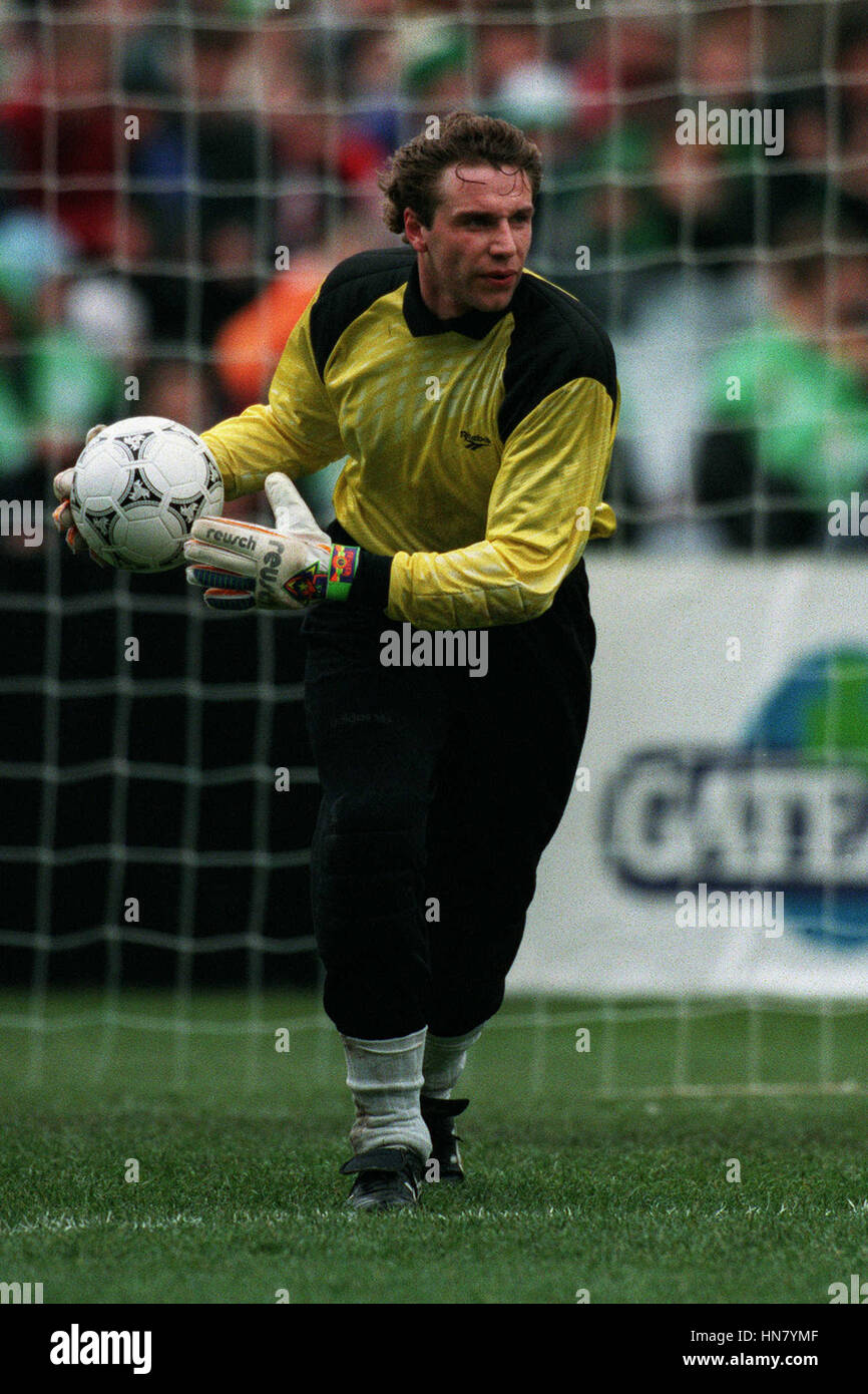 Dmitri kharine russia chelsea fc hi-res stock photography and images ...