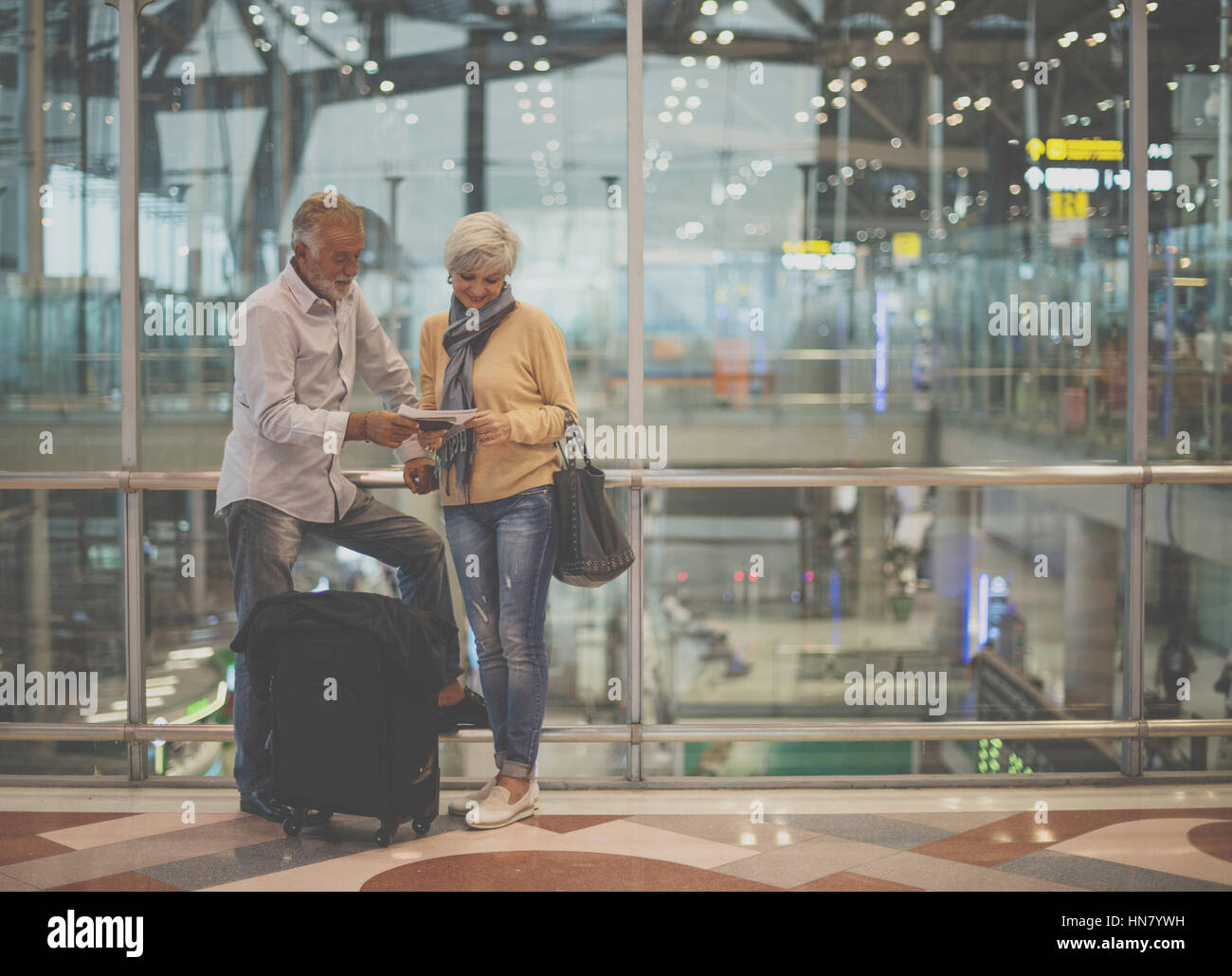 Airport scene hi-res stock photography and images - Alamy