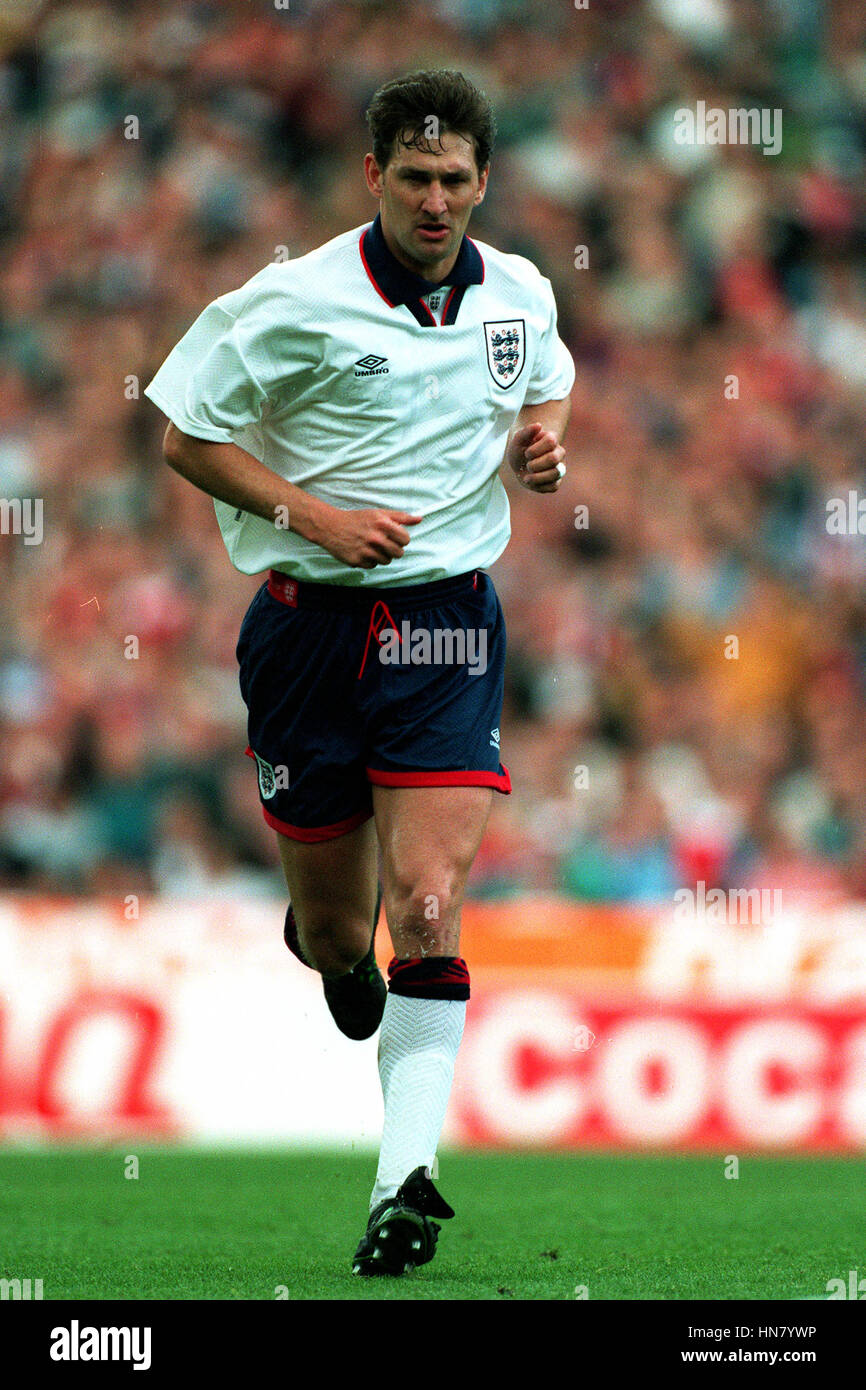 TONY ADAMS ENGLAND & ARSENAL FC 24 May 1994 Stock Photo - Alamy