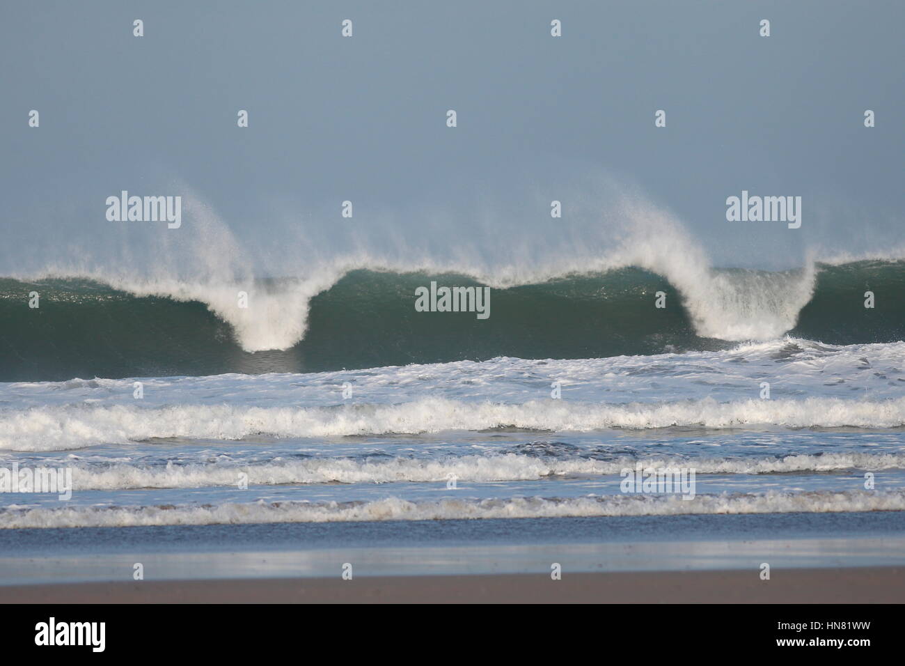 Big waves crash at newquay hi-res stock photography and images - Alamy