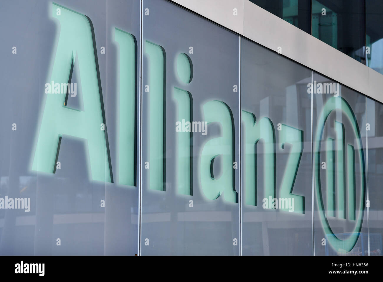 Munich re insurance logo hi-res stock photography and images - Alamy