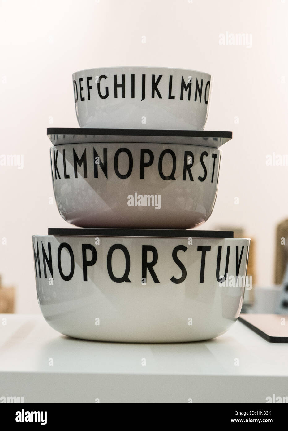 Bowls with letters in a lithographic style - one of many trends in 2017 ...