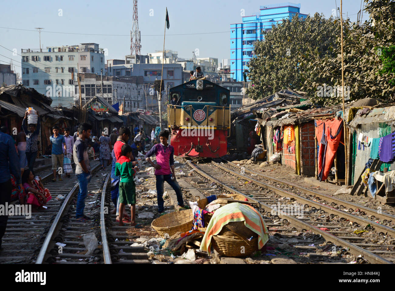 Railway slums of bangladesh hi-res stock photography and images - Alamy