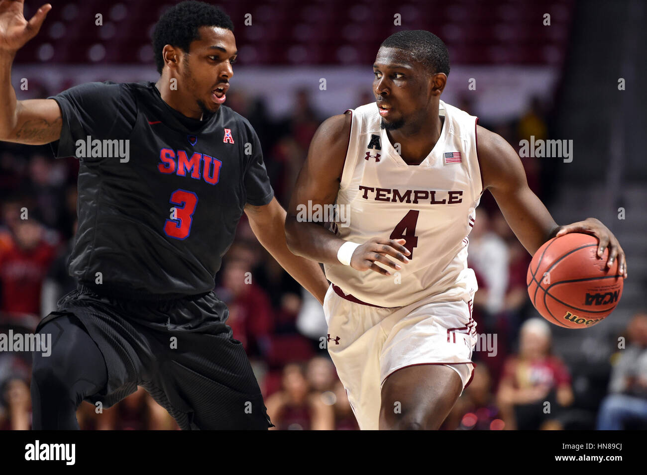 Philadelphia, Pennsylvania, USA. 9th Feb, 2017. Temple Owls guard ...