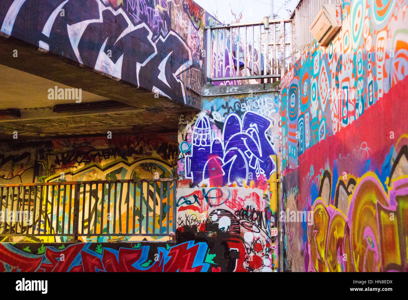 Banksy graffiti drawing hi-res stock photography and images - Alamy