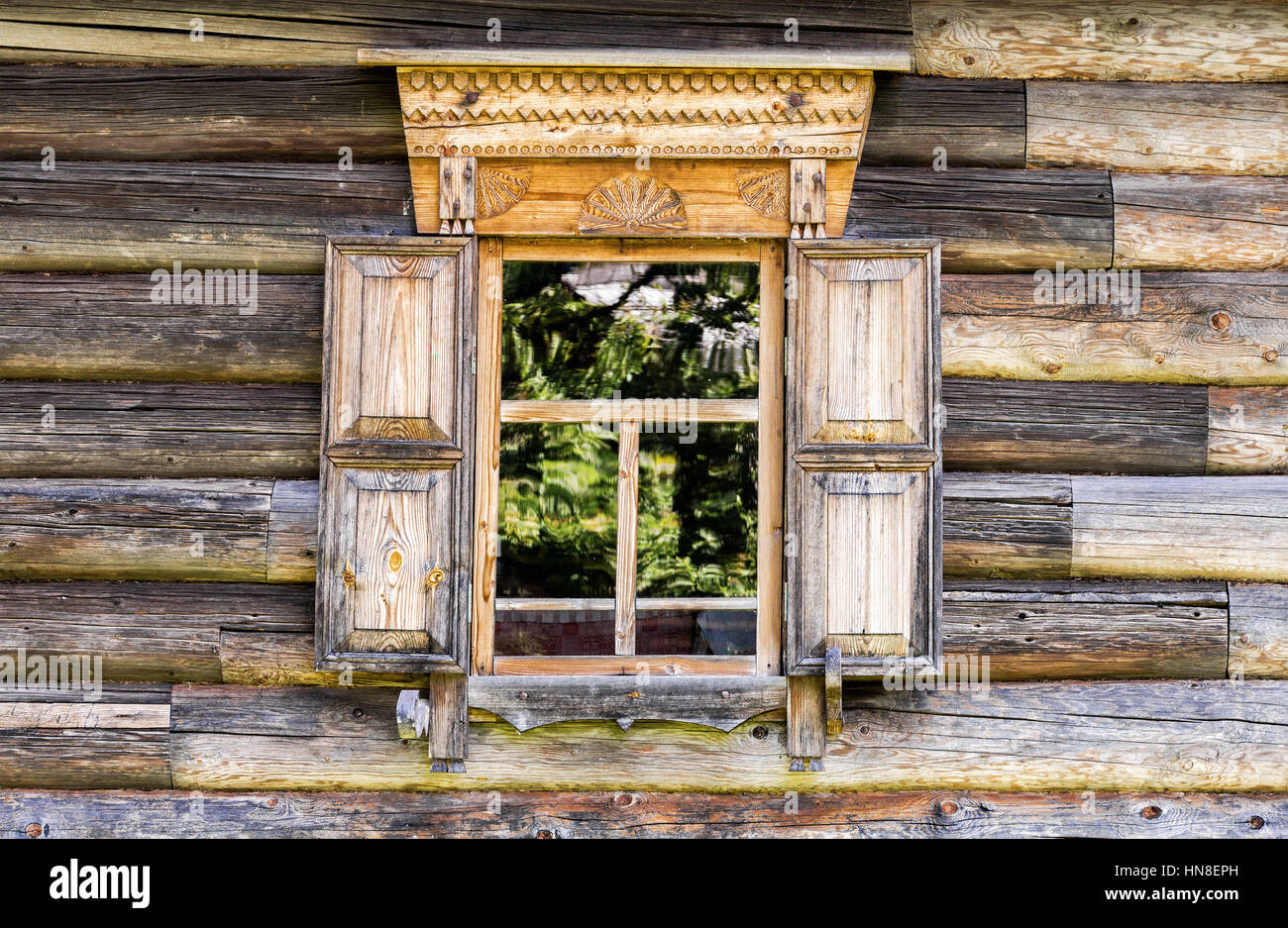 Carved window trim hi-res stock photography and images - Alamy