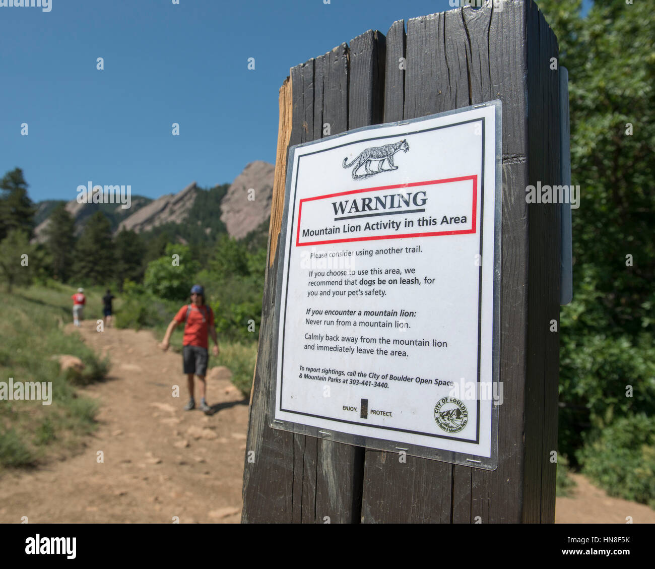Mountain Lion Warning Sign High Resolution Stock Photography and Images ...