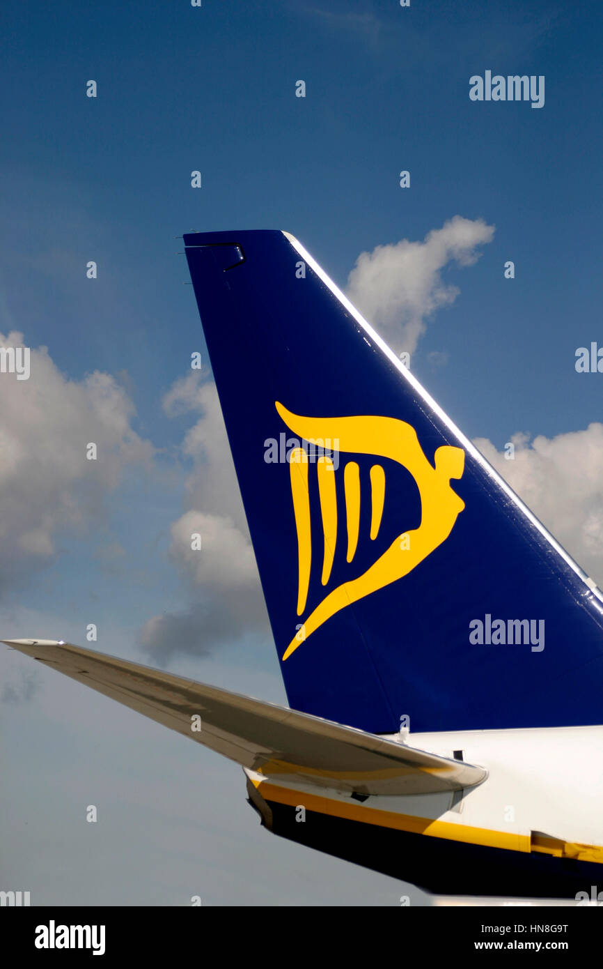 Ryan air logo hi-res stock photography and images - Alamy