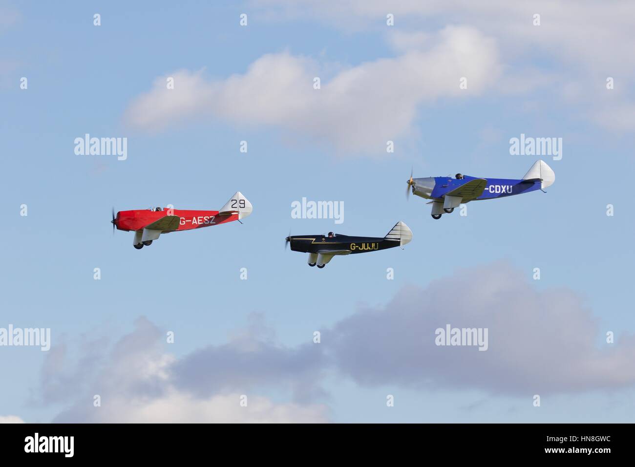 Vintage aircraft flying together hi-res stock photography and images ...