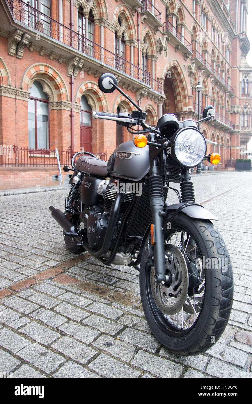 BONNEVILLE T120 Triumph Superbike Stock Photo - Alamy