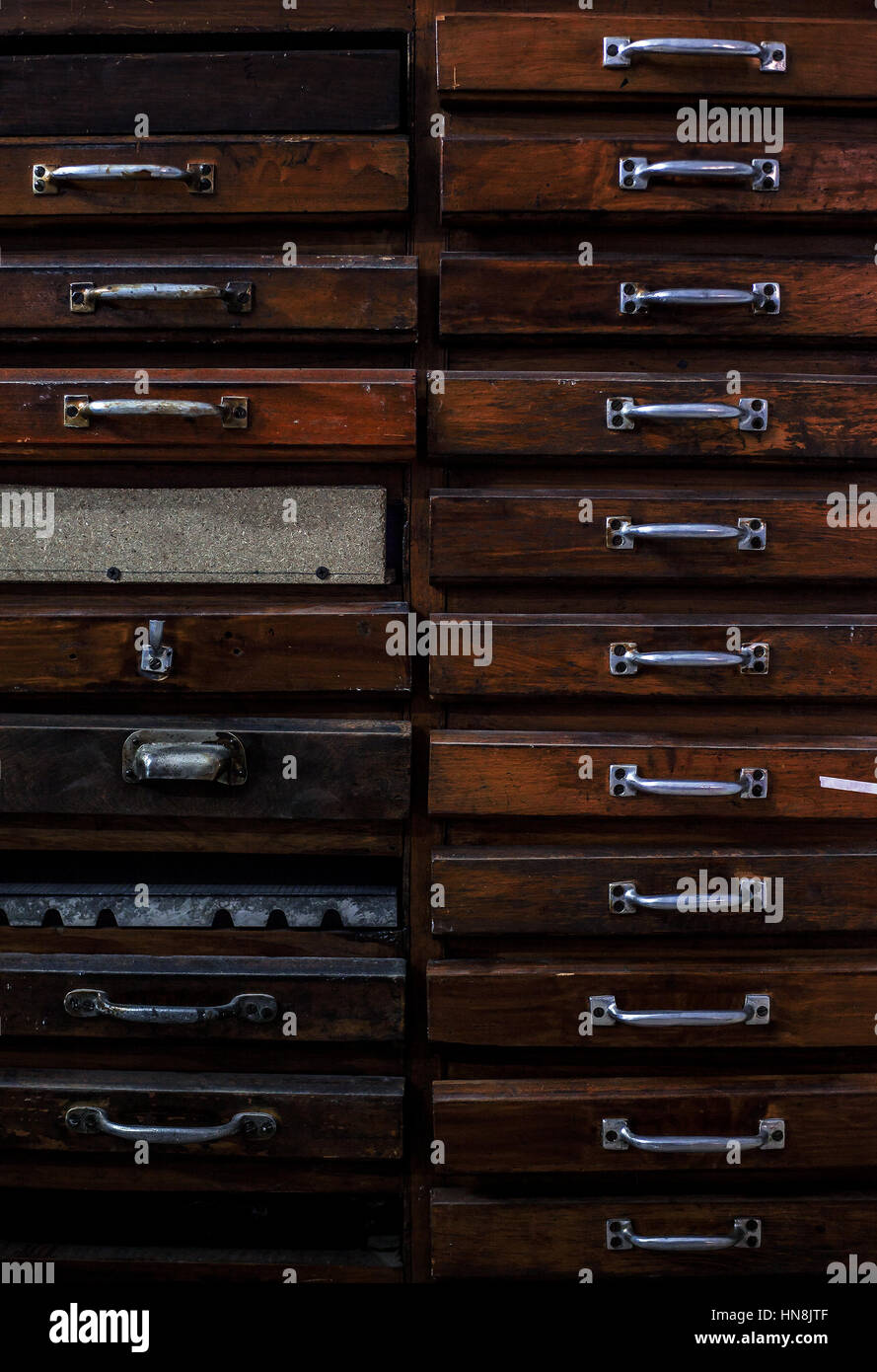 Old drawers hi-res stock photography and images - Alamy