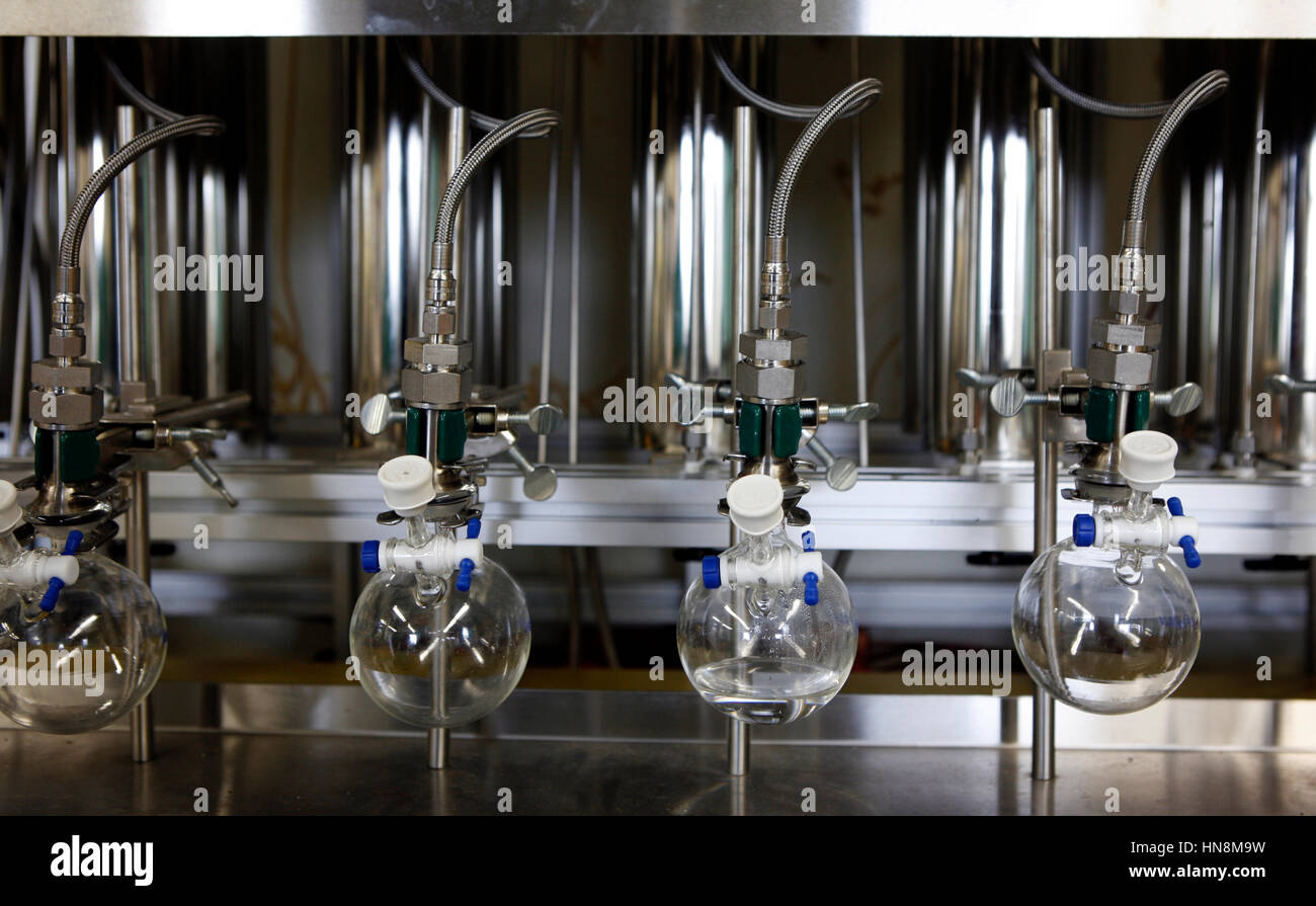 Modern chemistry hi-res stock photography and images - Alamy