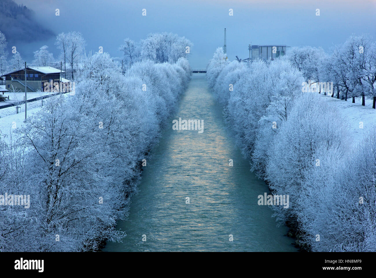Aare river "meets" Brienz lake ("Brienzersee"), at Brienz village ...