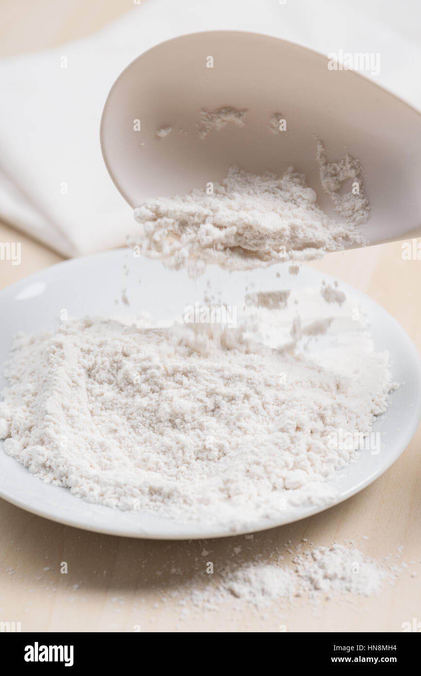 detail of powder in the kitchen while cooking Stock Photo - Alamy