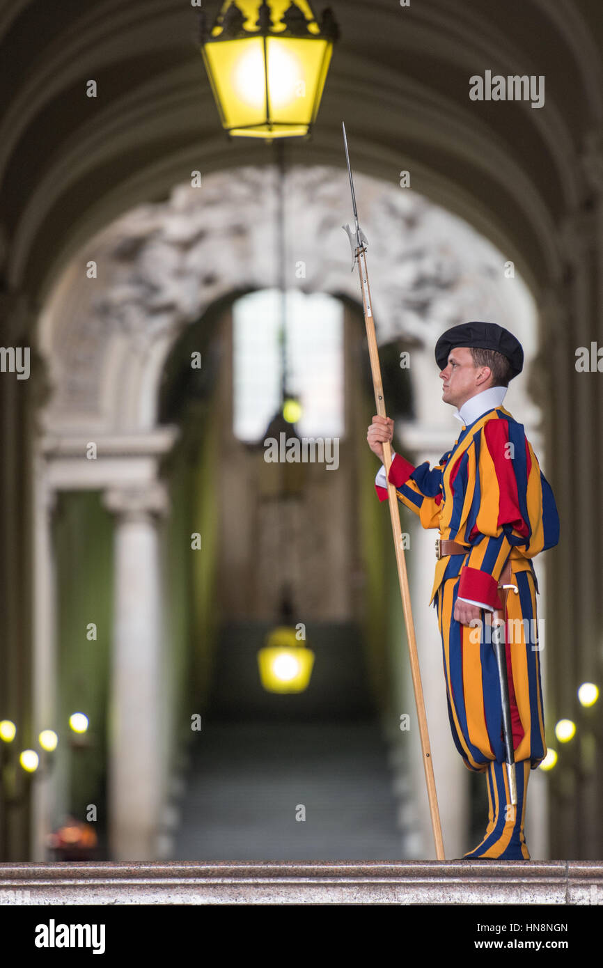Swiss Guard Vatican Stock Photos & Swiss Guard Vatican Stock Images - Alamy