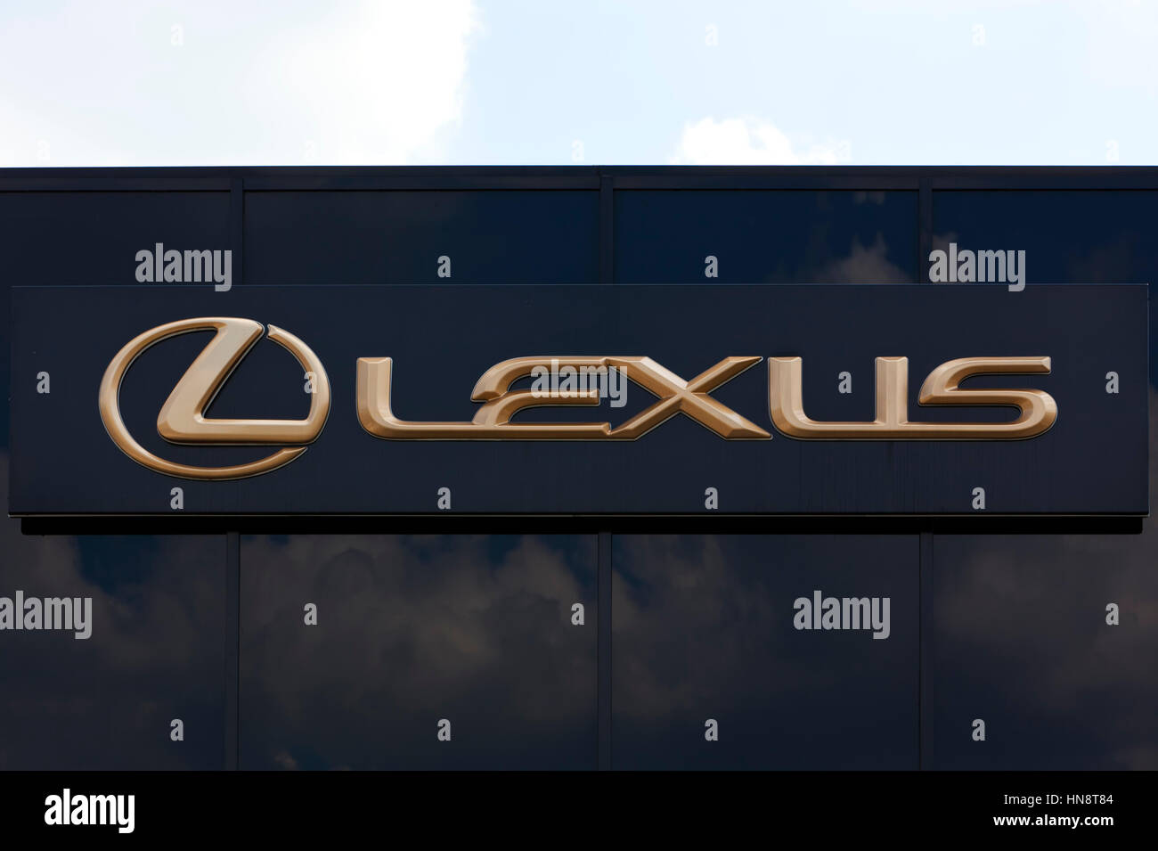 Logo lexus car brand High Resolution Stock Photography and Images - Alamy
