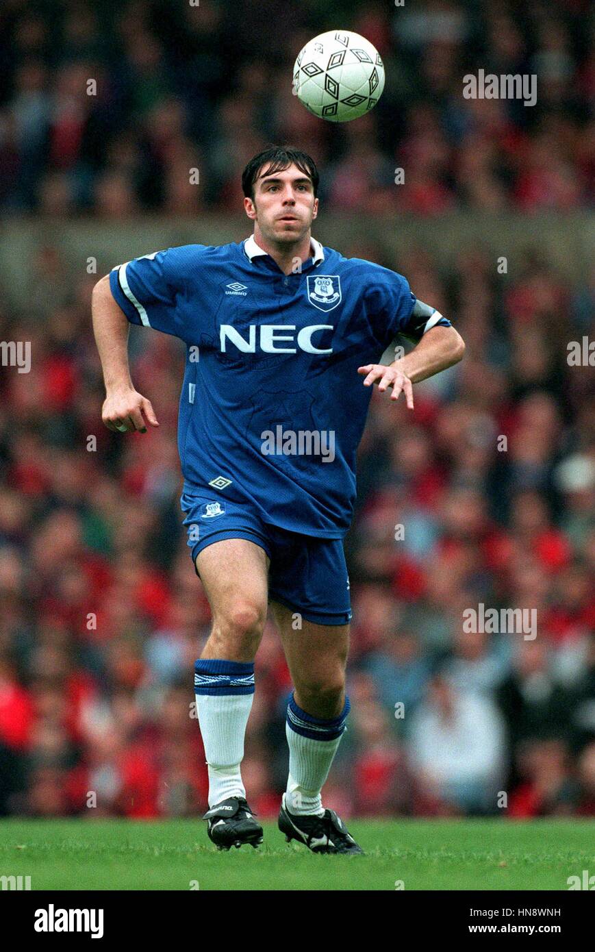 DAVID UNSWORTH EVERTON FC 04 October 1994 Stock Photo - Alamy