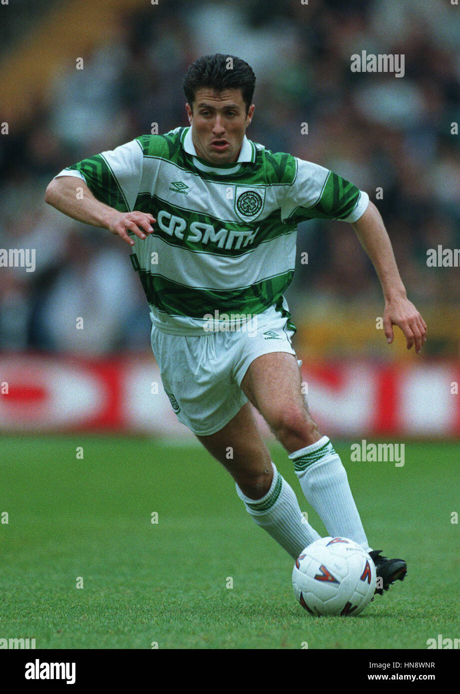 JOHN COLLINS GLASGOW CELTIC FC 10 October 1994 Stock Photo - Alamy