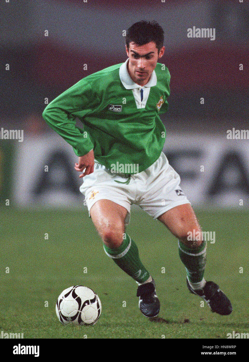 KEITH GILLESPIE NORTHERN IRELAND & MAN UTD 27 October 1994 Stock Photo ...