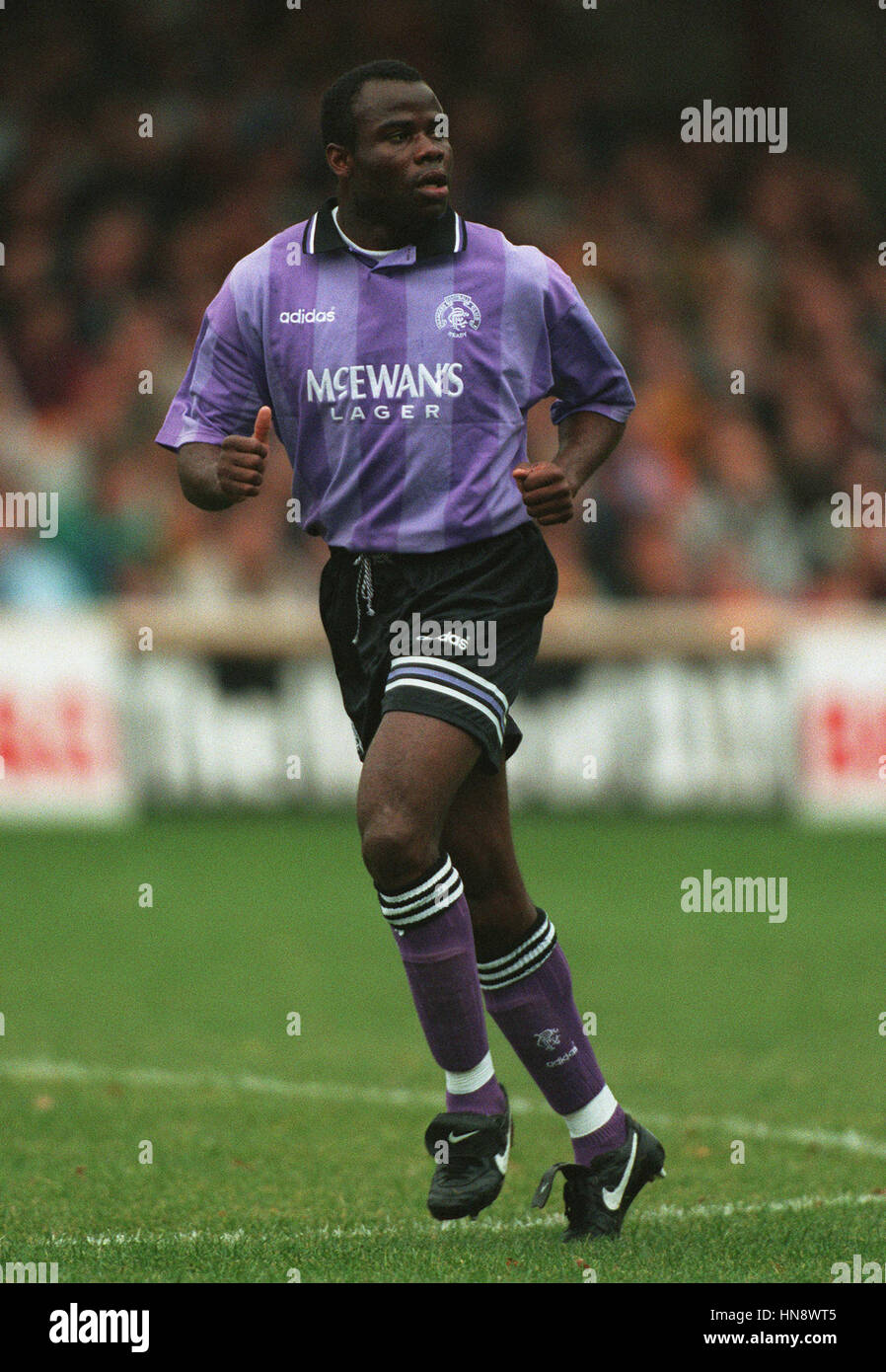 BASILE BOLI GLASGOW RANGERS FC 28 October 1994 Stock Photo - Alamy