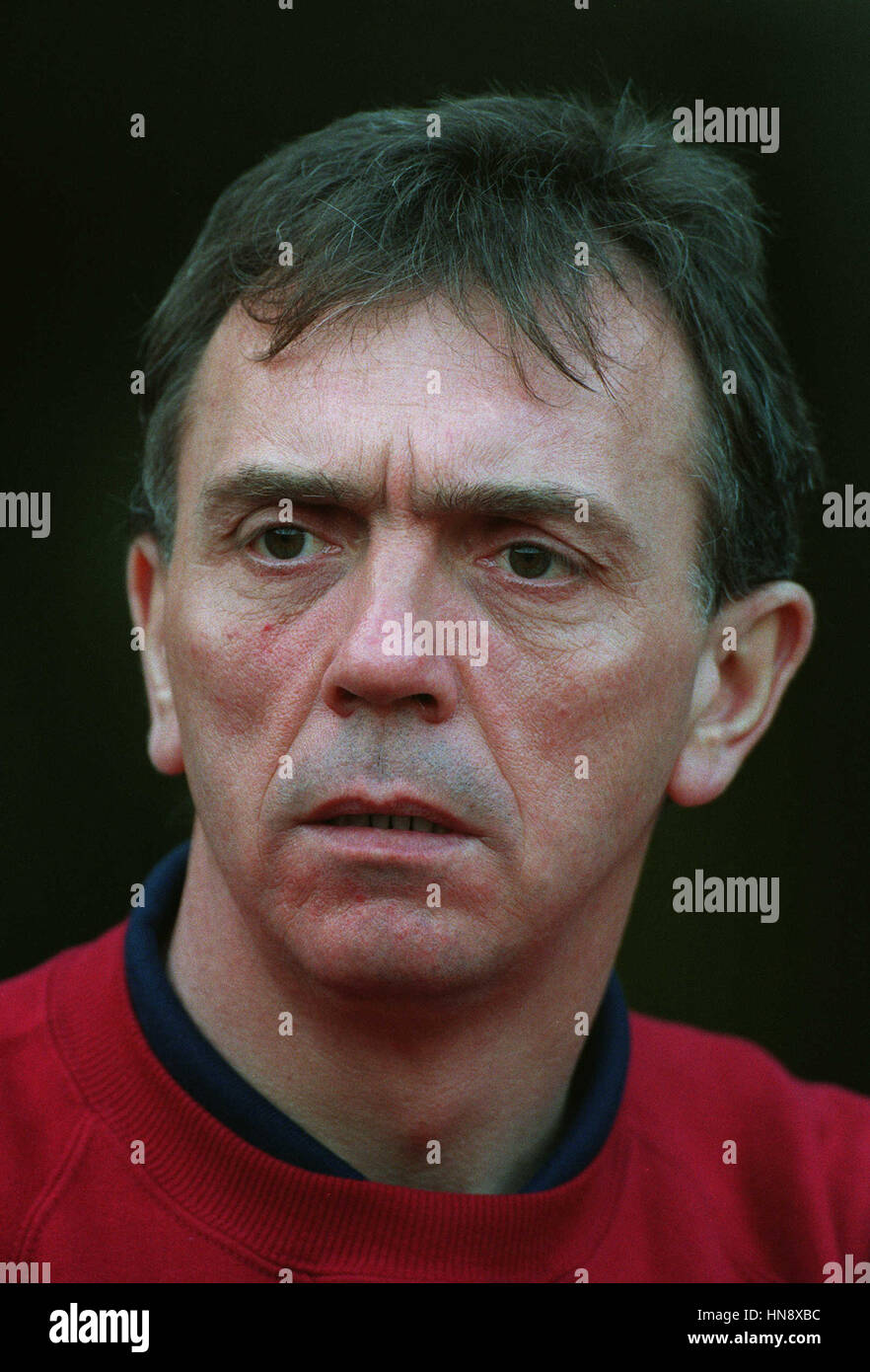 ALEX MILLER HIBERNIAN FC MANAGER 21 April 1994 Stock Photo - Alamy