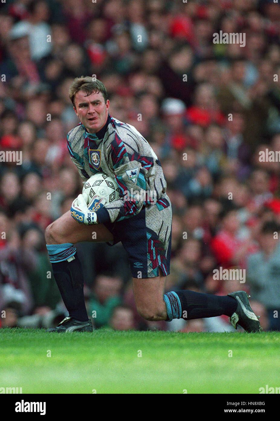 ANDY DIBBLE MANCHESTER CITY FC 25 April 1994 Stock Photo - Alamy