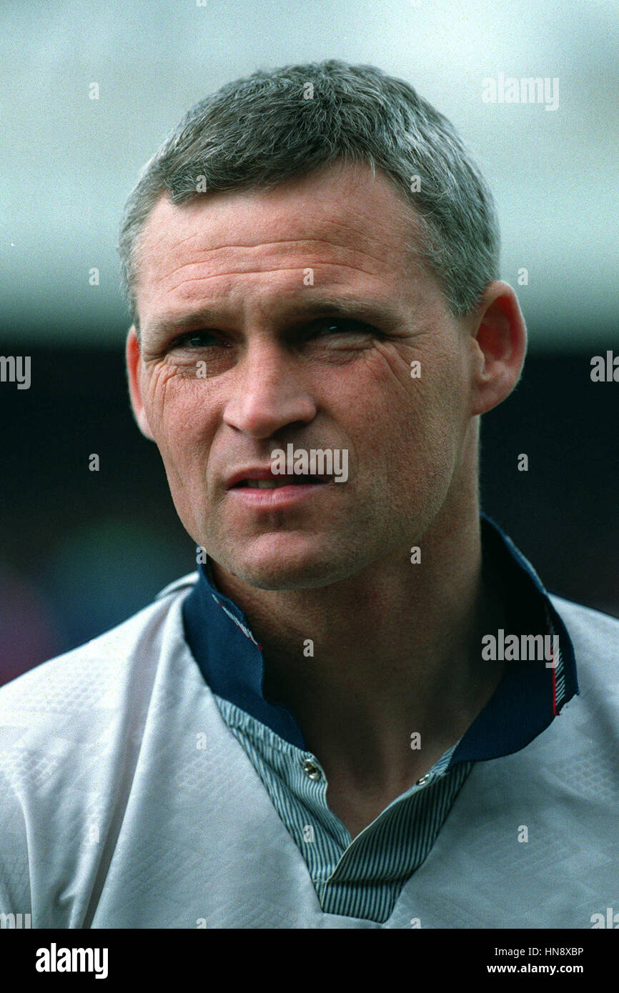 ALAN LITTLE YORK CITY FC MANAGER 27 April 1994 Stock Photo - Alamy