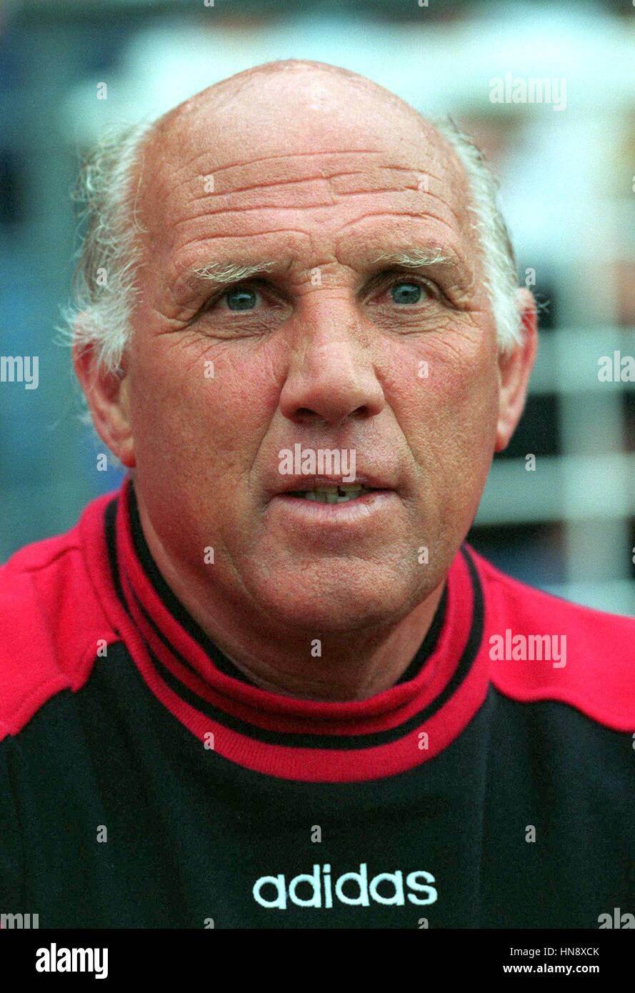 Ronnie Moran Liverpool High Resolution Stock Photography and Images - Alamy