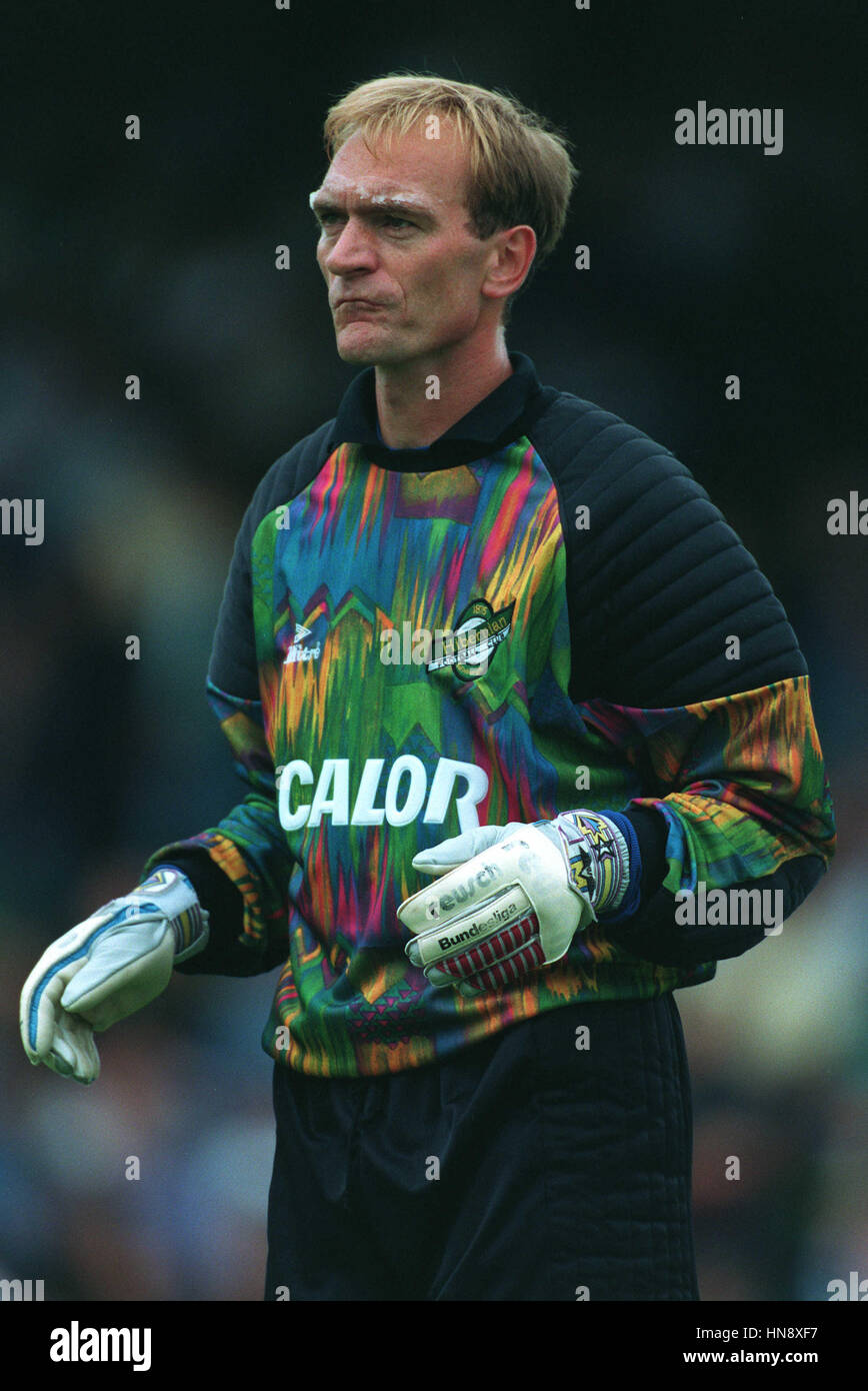 Football full length jim hi-res stock photography and images - Alamy