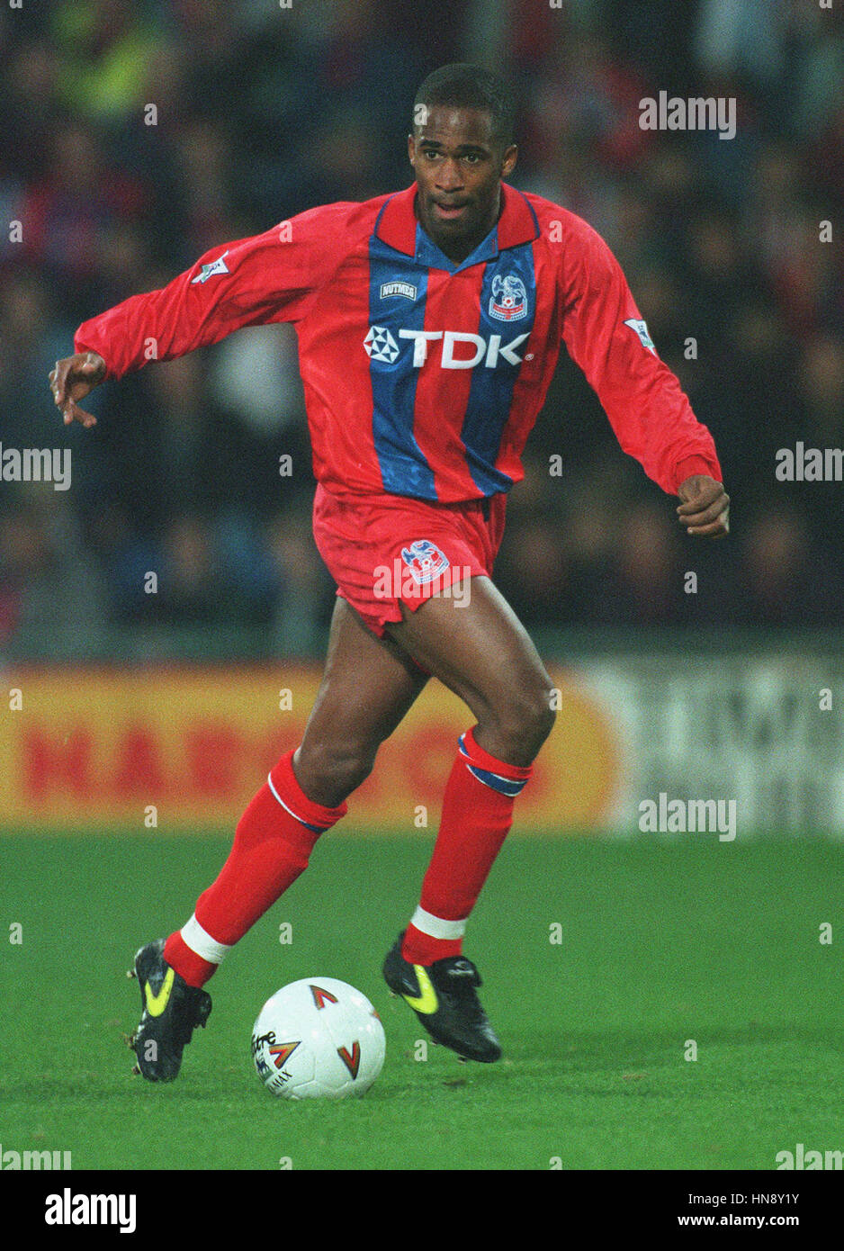 DEAN GORDON CRYSTAL PALACE FC 30 November 1994 Stock Photo - Alamy