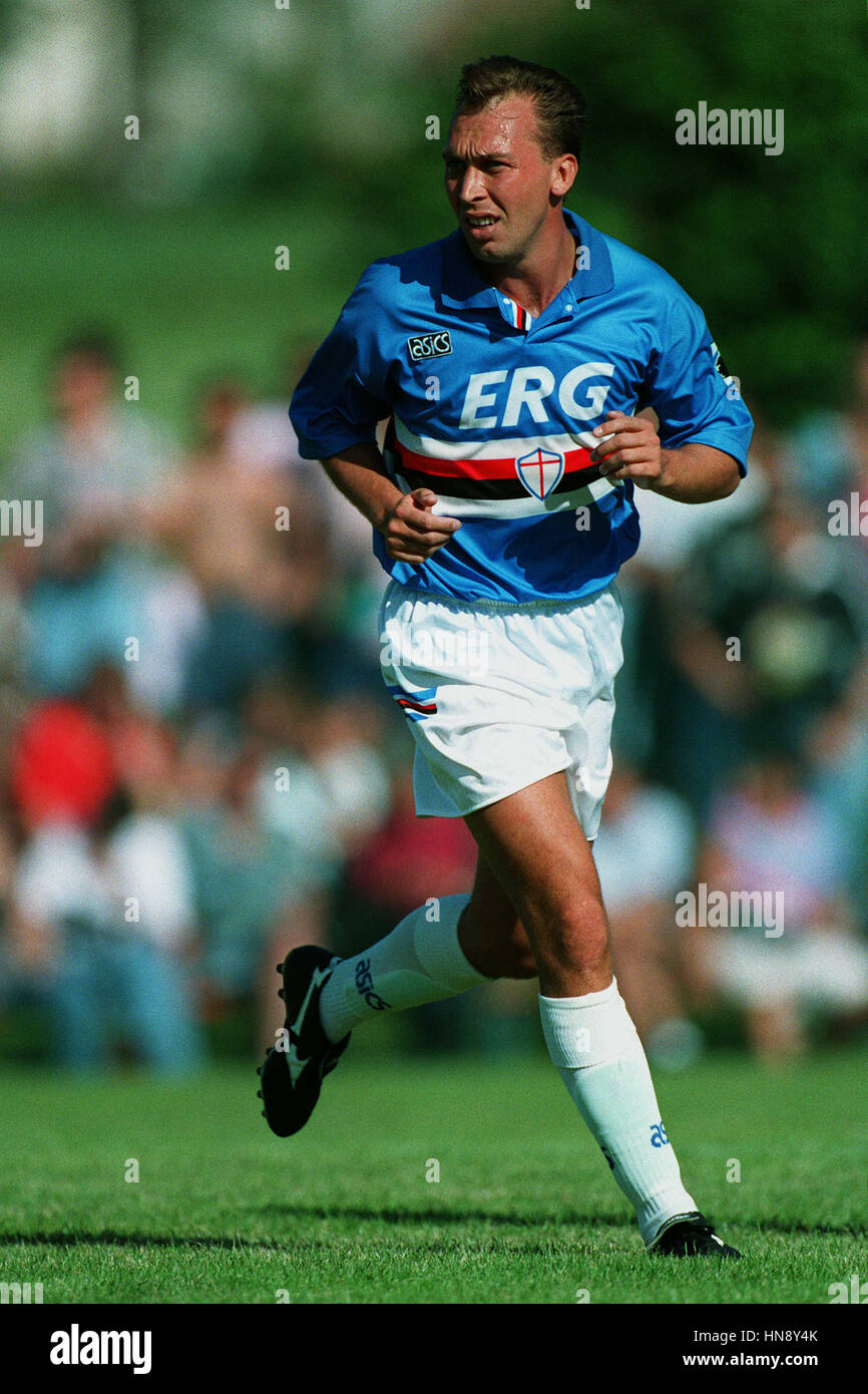 David platt sampdoria hi-res stock photography and images - Alamy