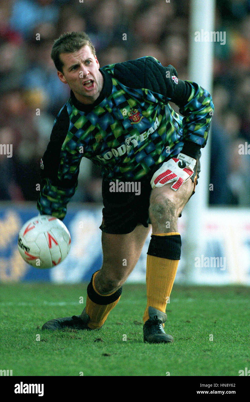 MIKE STOWELL WOLVERHAMPTON WANDERERS FC 24 January 1994 Stock Photo - Alamy