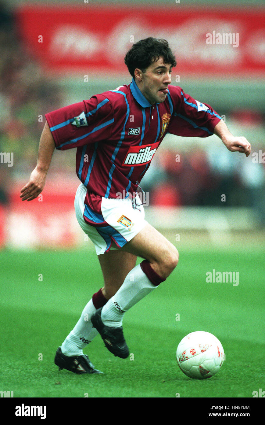 Dean saunders aston villa hi-res stock photography and images - Alamy