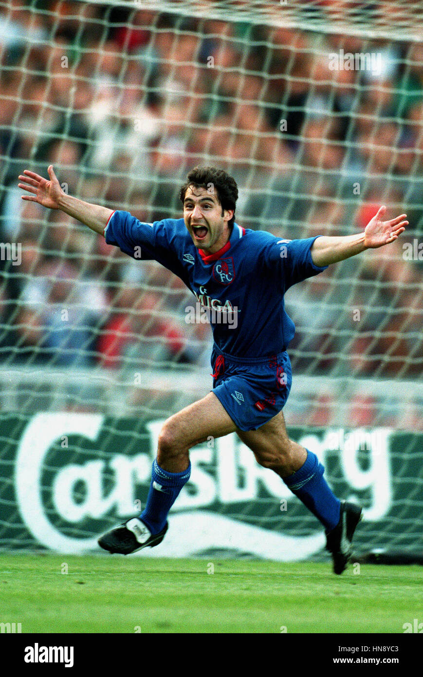 Gavin peacock scores hi-res stock photography and images - Alamy