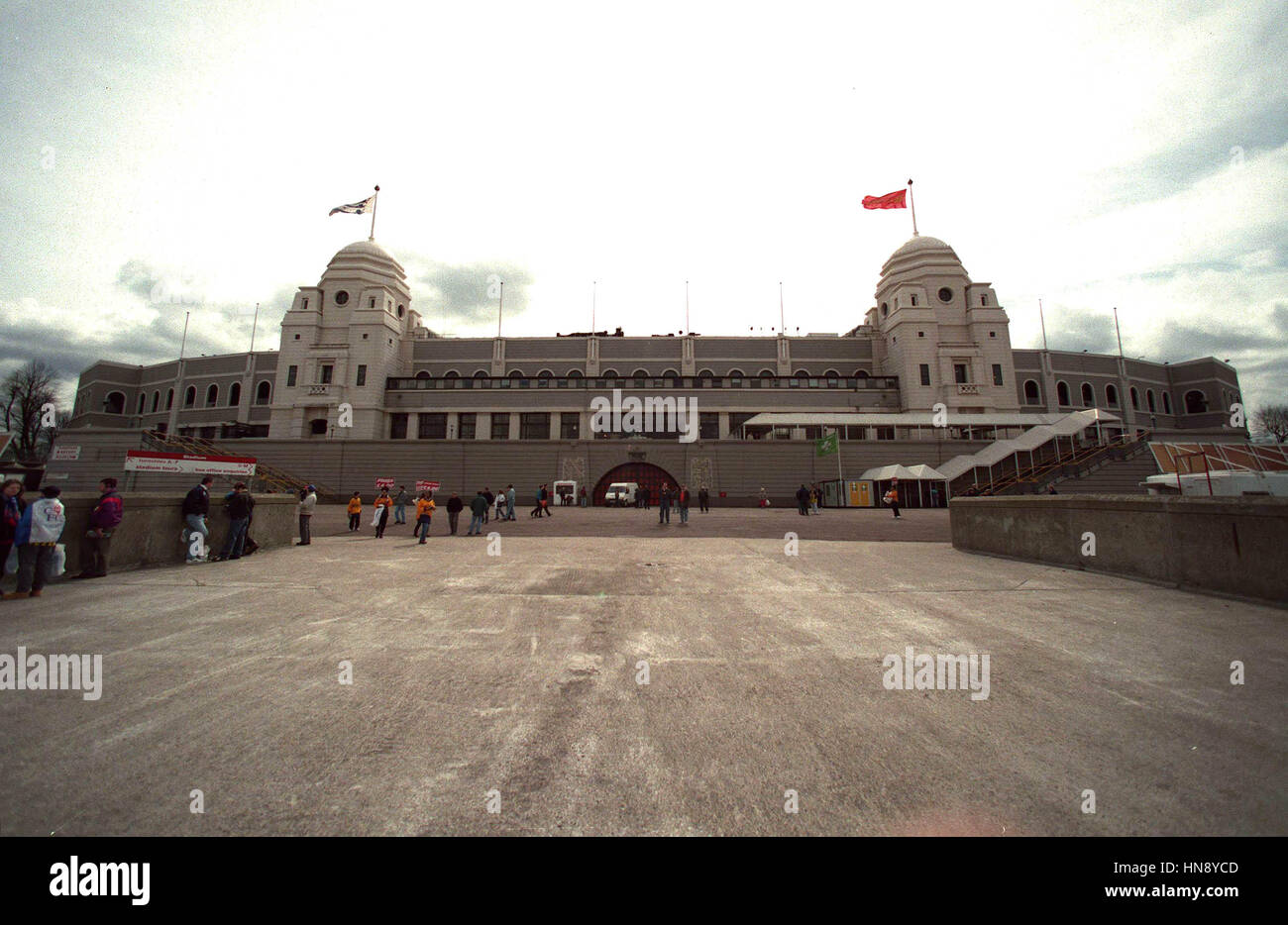 TWIN TOWERS WEMBLEY STADIUM 13 April 1994 Stock Photo - Alamy