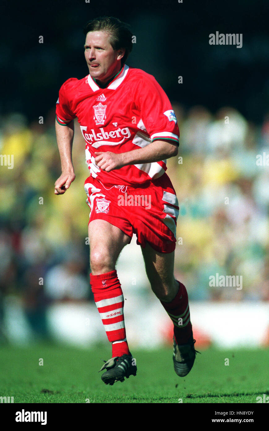 Ronnie whelan hi-res stock photography and images - Alamy