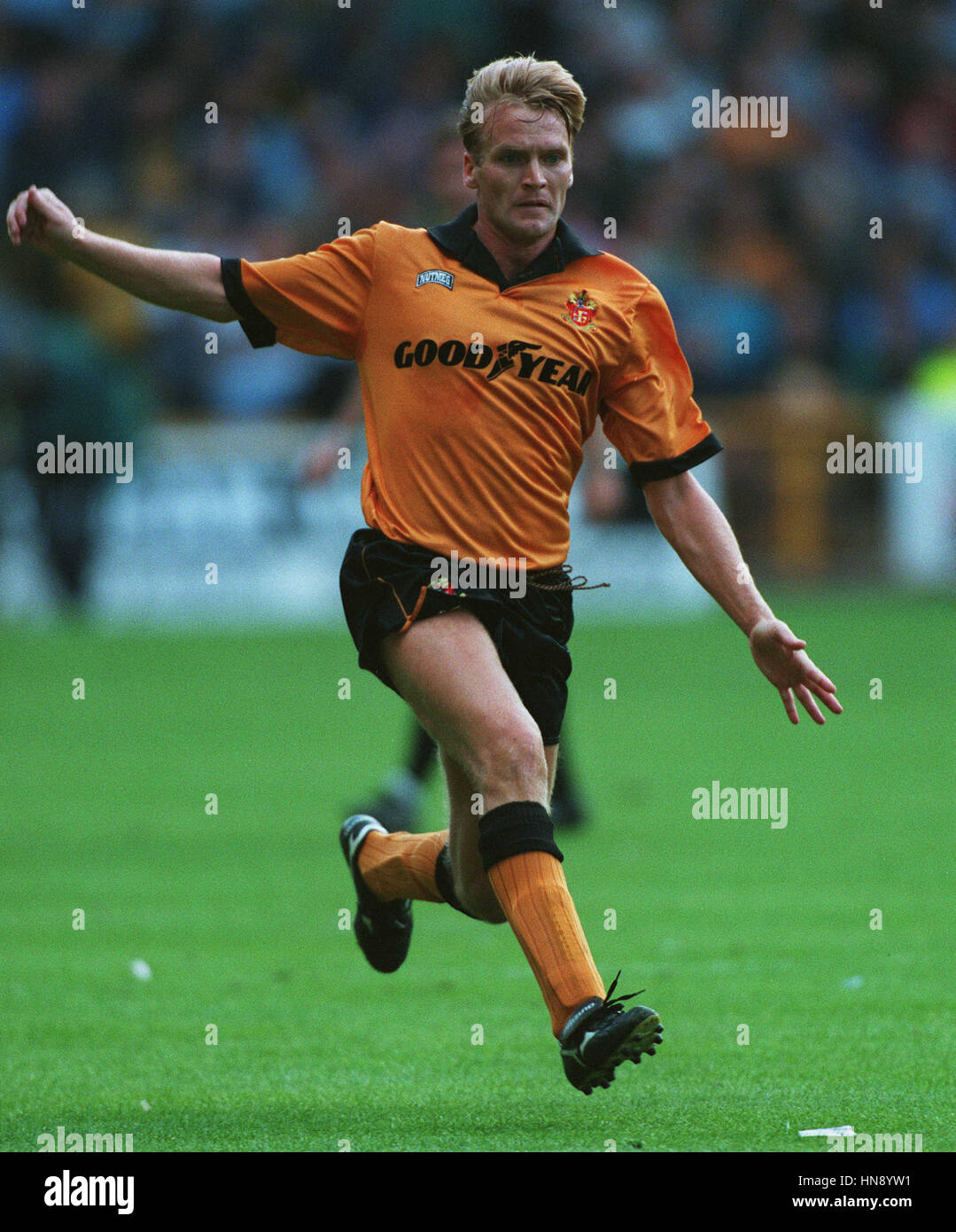 GEOFF THOMAS WOLVERHAMPTON WANDERERS FC 30 August 1994 Stock Photo - Alamy