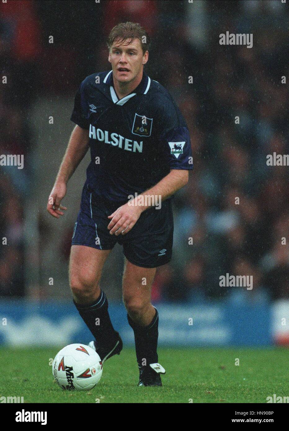KEVIN SCOTT TOTTENHAM HOTSPUR FC 25 October 1994 Stock Photo - Alamy
