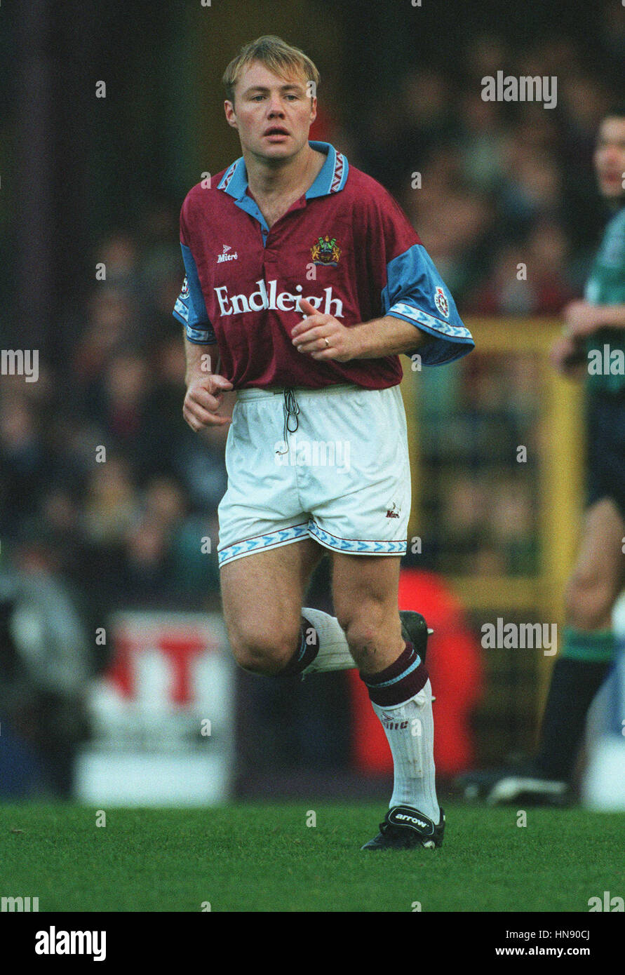 LIAM ROBINSON BURNLEY FC 21 November 1994 Stock Photo - Alamy
