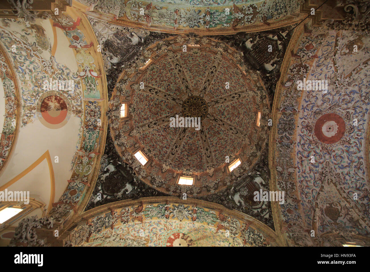 Spanish church interior domed ceiling hi-res stock photography and ...