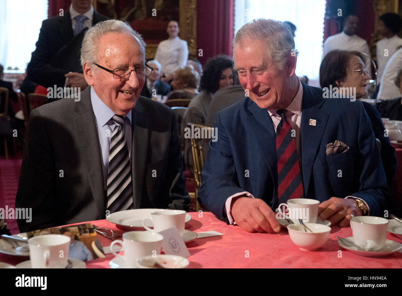 The prince of wales speaks to auschwitz survivor ivor perl hi-res stock ...