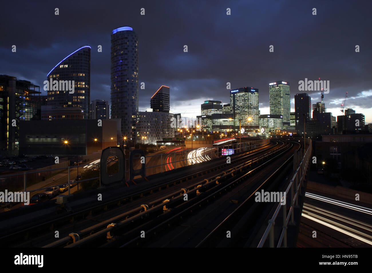 Night time lapse canary wharf hi-res stock photography and images - Alamy