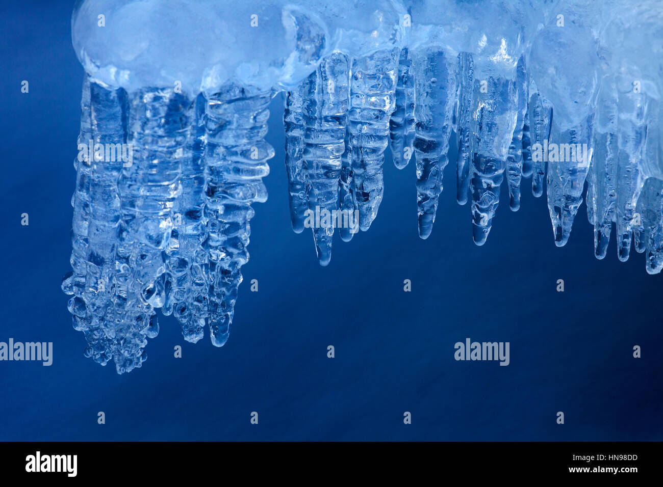 Freezing cold temperatures hi-res stock photography and images - Alamy