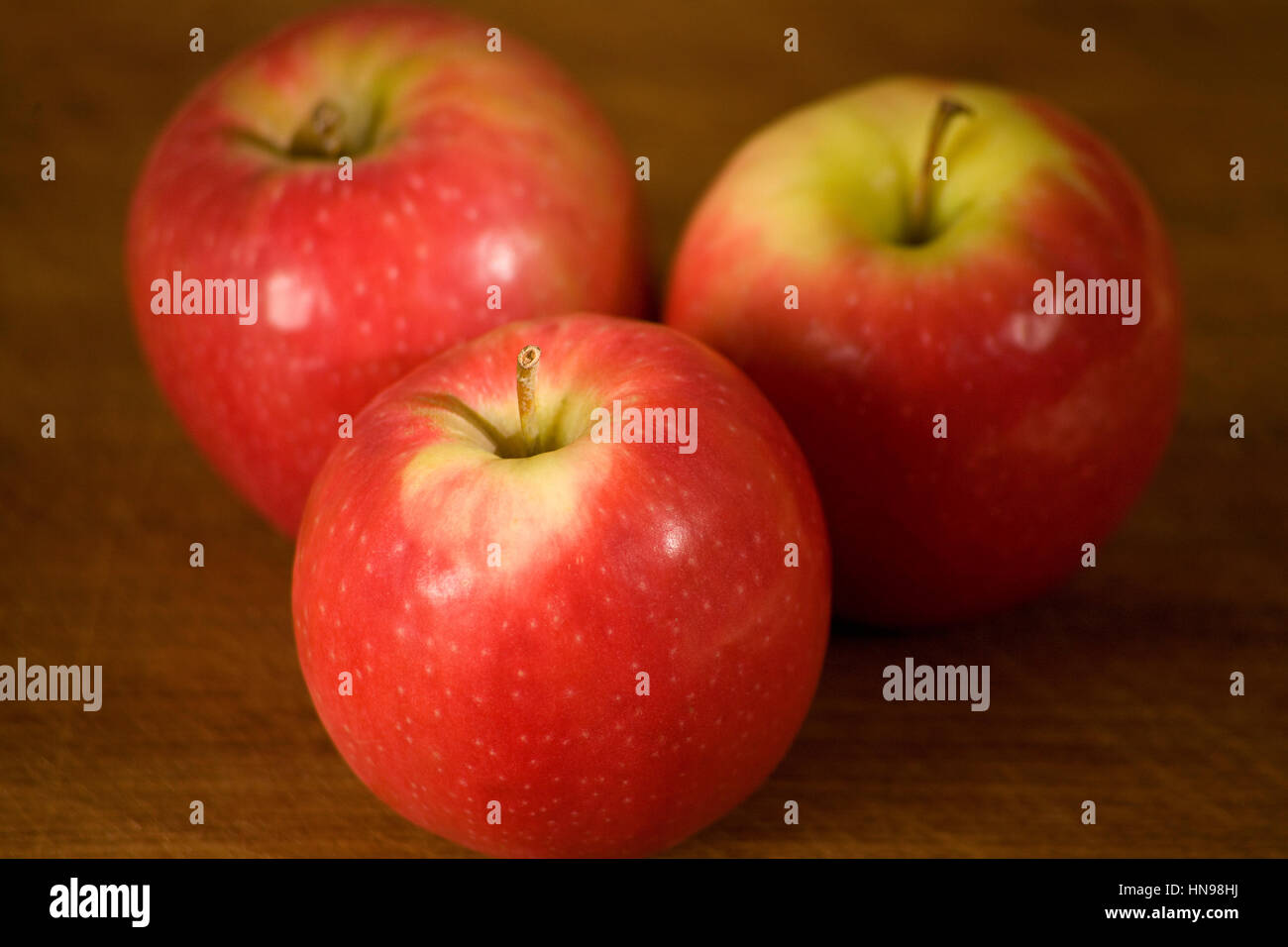 Pink lady apples hi-res stock photography and images - Alamy