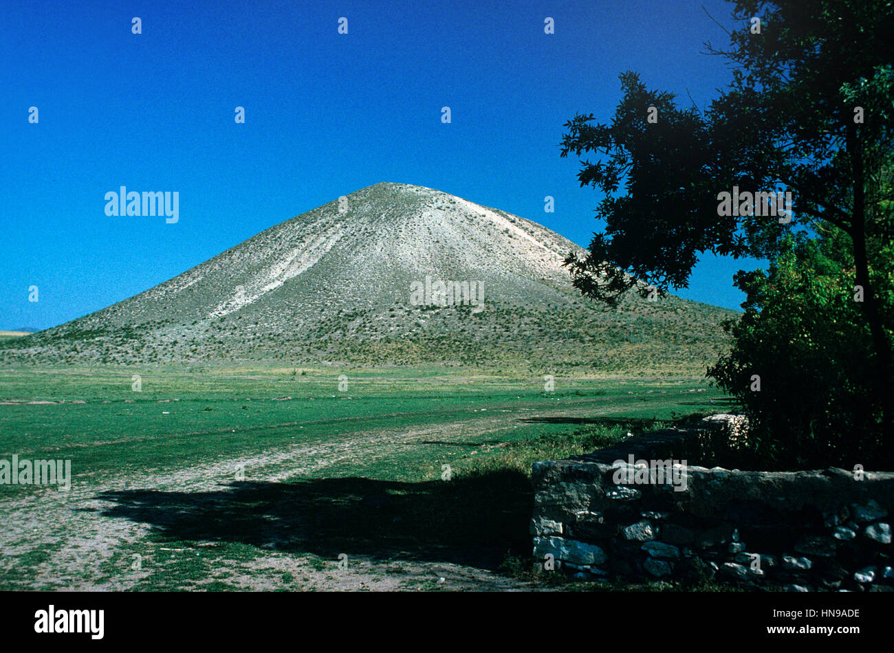 Gordium, great tumulus hi-res stock photography and images - Alamy