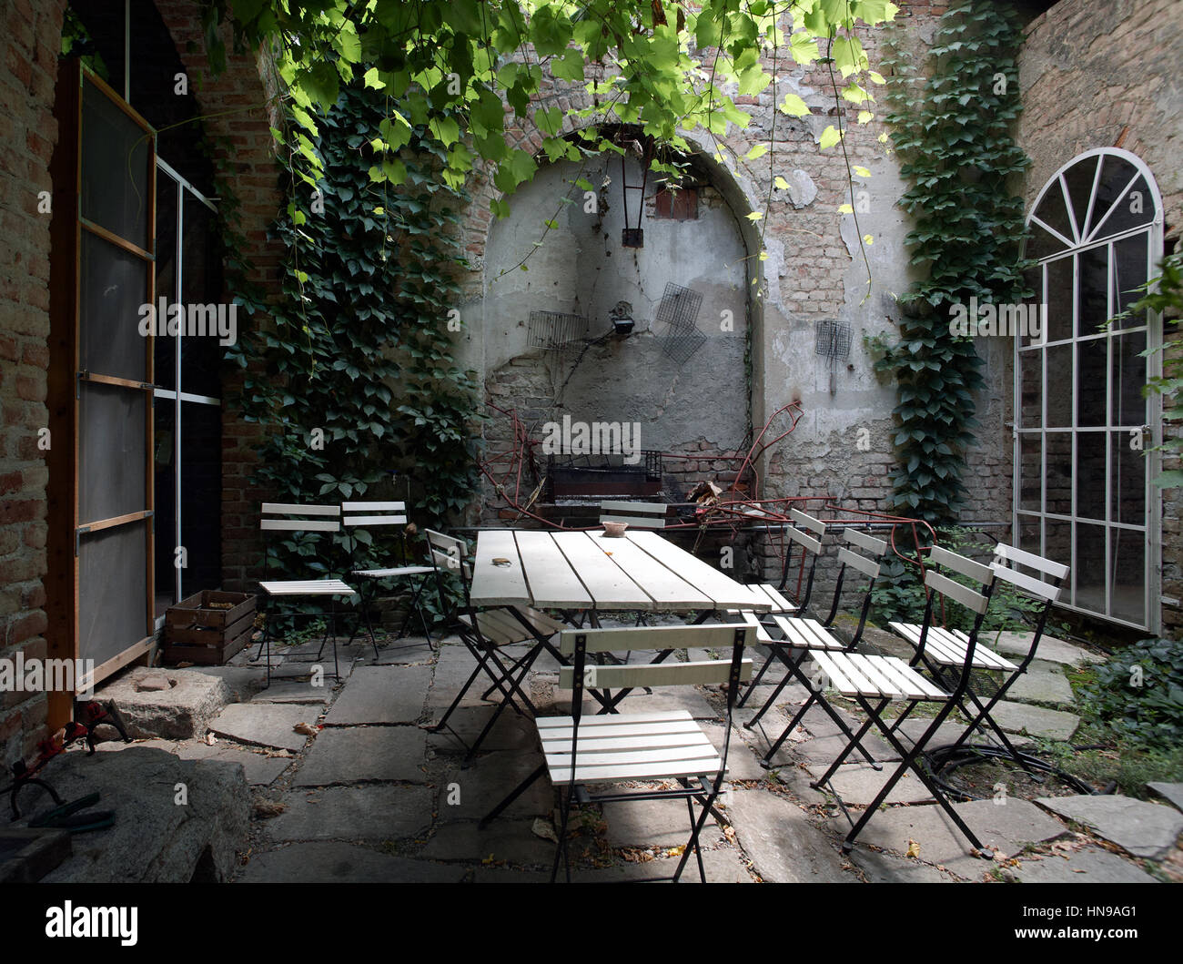 Shady Garden Walls High Resolution Stock Photography and Images - Alamy