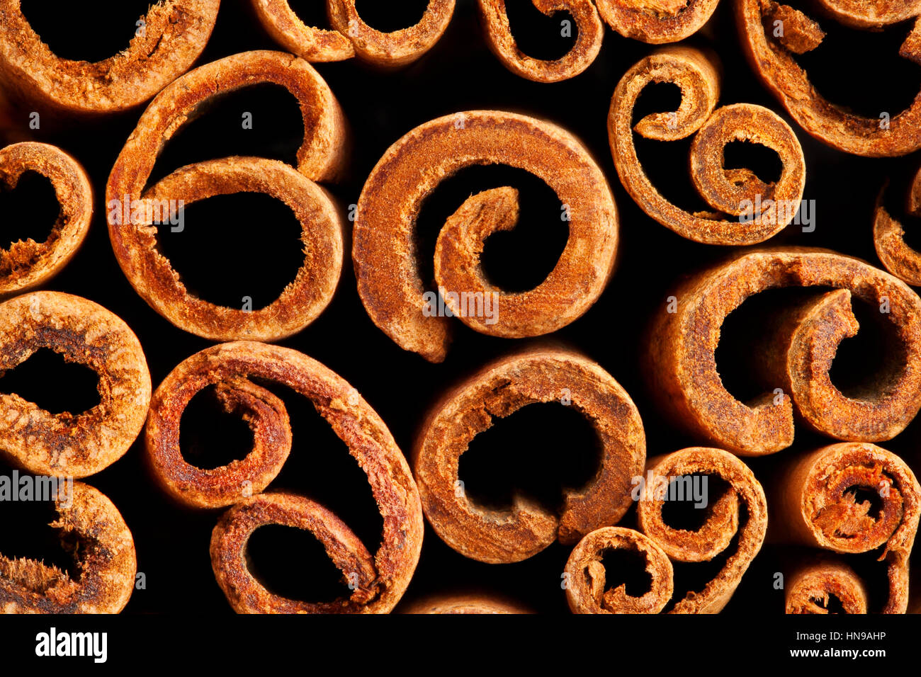 cinnamon sticks closeup texture Stock Photo - Alamy