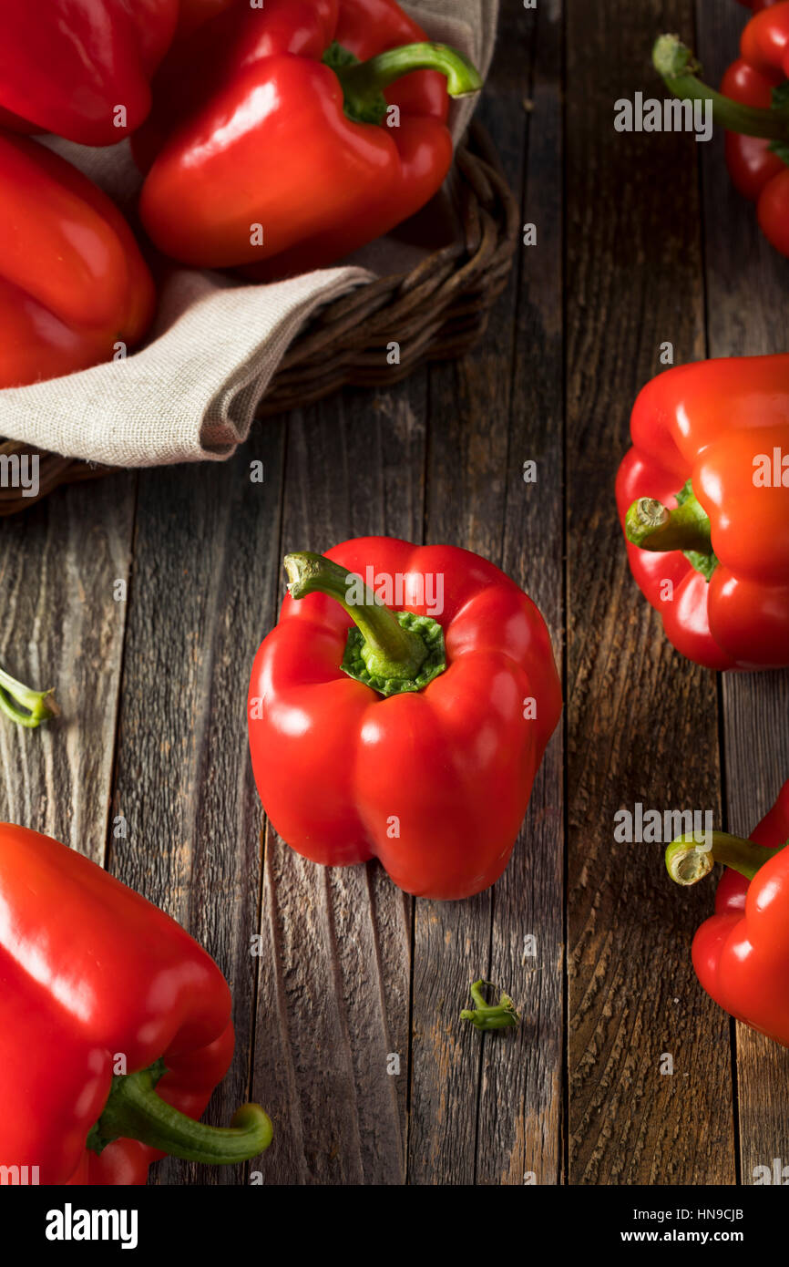Whole red bell peppers hi-res stock photography and images - Alamy